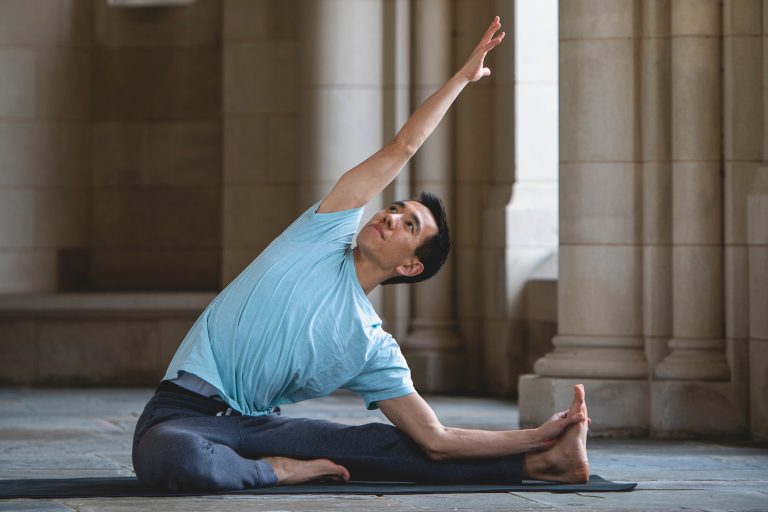 Yoga 101: A Beginner's Guide to Flexibility, Flow + Poses | District ...