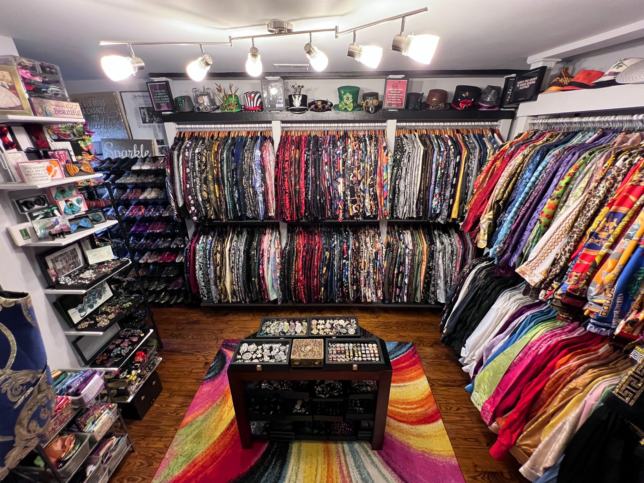 Inside the Vibrant World of Style Icons José Alberto Uclés + Tom Noll ...