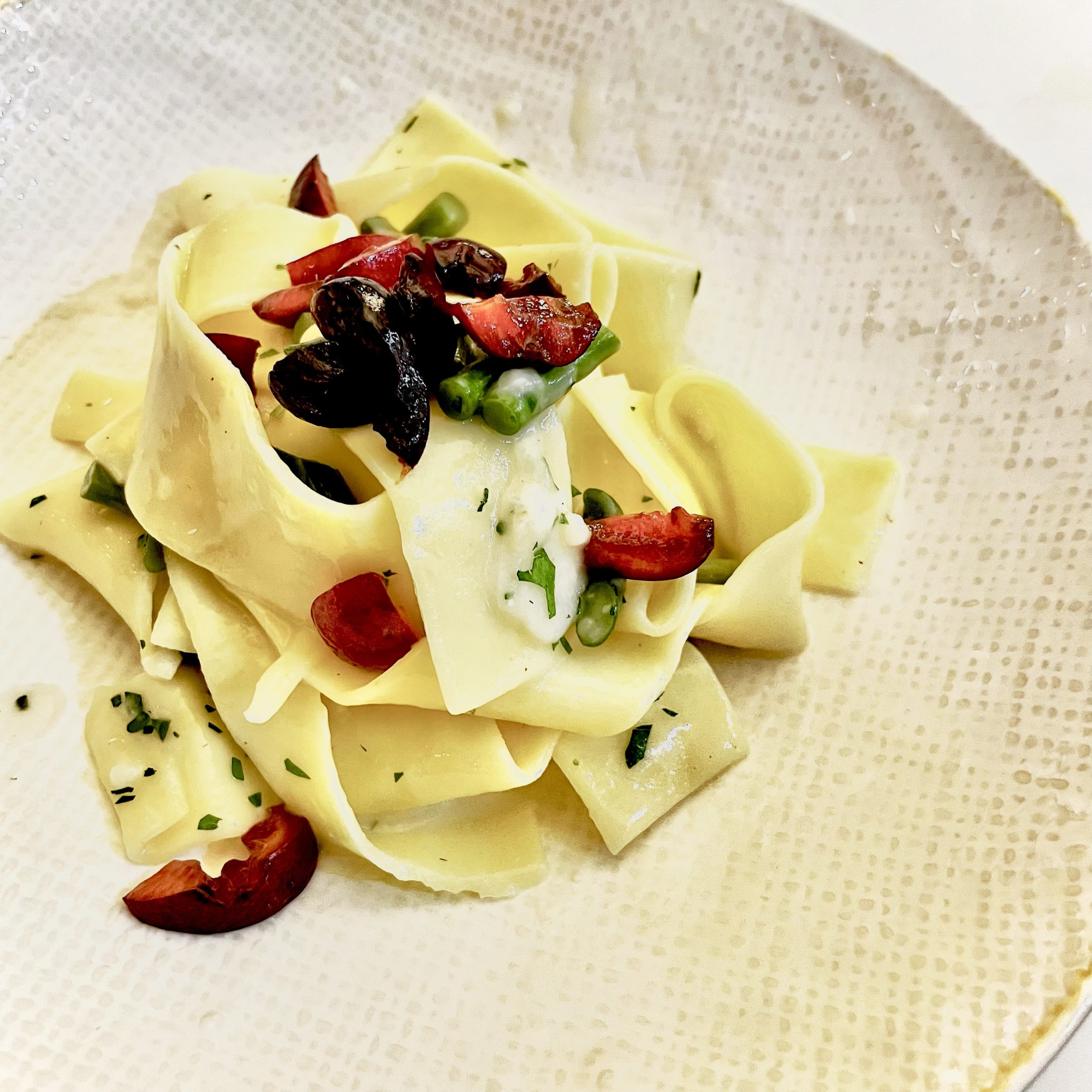 Dining Delights: A Glimpse into Vibrant Culinary Celebrations ...